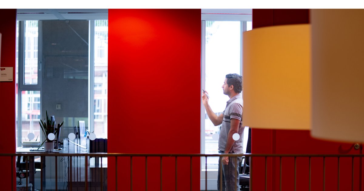 Learning to Attend to Classify